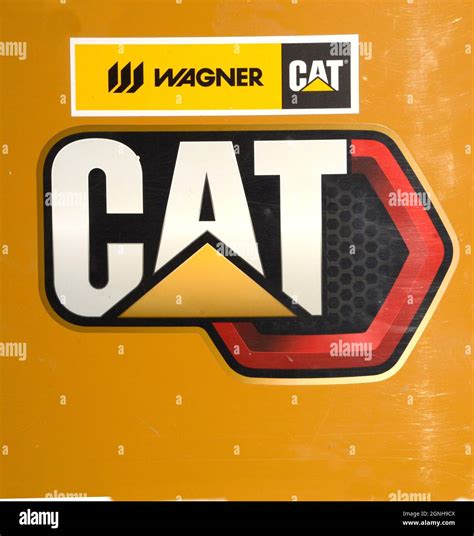 Eine Nahaufnahme des Caterpillar, Inc.-Logos auf der Seite des ...