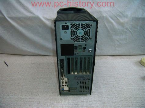 Ibm Netfinity 3000 Type 8476 Model 90u Datoru Muzejs