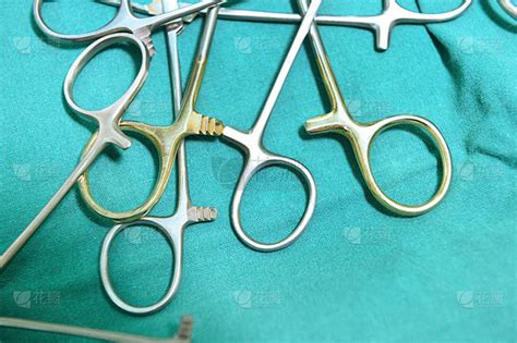 消毒手术器械的细节镜头