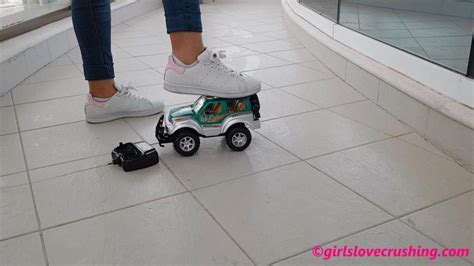 Girlslovecrushing Alesia 5 Crushing 3 Luxury Cars Wmv