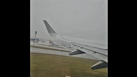 구름을 뚫고 진에어 인천공항 이륙 Youtube