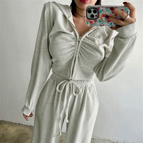 [글램핏]﻿로아 셔링 벨벳 후드 집업 4color 에이블리