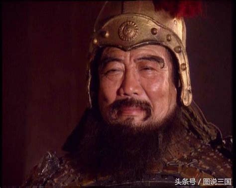 董卓为了招揽吕布为什么舍得名马赤兔却舍不得美人貂蝉
