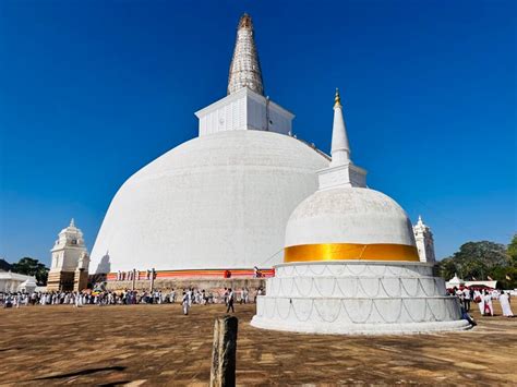 Ruwanwelisaya Significant Buddhist Monuments In Anuradhapura Travel