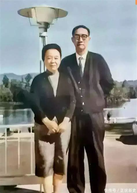 60年代，张幼仪和她的第二任丈夫苏纪之，五官长得有点像徐志摩【快资讯】