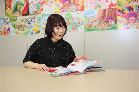 Nhk「シャキーン！」の初代mc・あやめちゃんが発見！――絵本『シャキーン！の木のきのまたゆ』の楽しい世界｜本がひらく