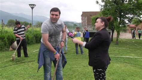 ახალგაზრდებმა ყვარელში სააკაშვილის ვენახი და ეზო დაასუფთავეს Youtube