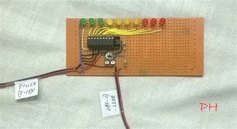 Project Hub Battery Voltage Level Detector