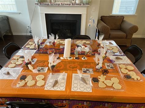 Host A Class Embellished Dough