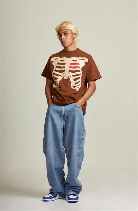 Fearless Bone Tee ฿890 บาท