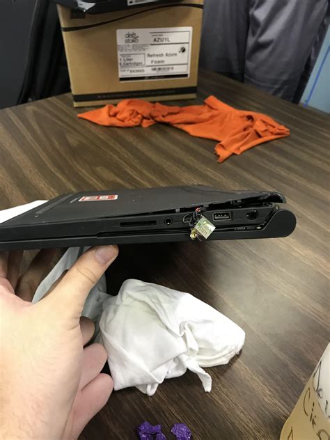 A Teacher Pulled The Students Charging Port Out Of The Chromebook R Techsupportgore