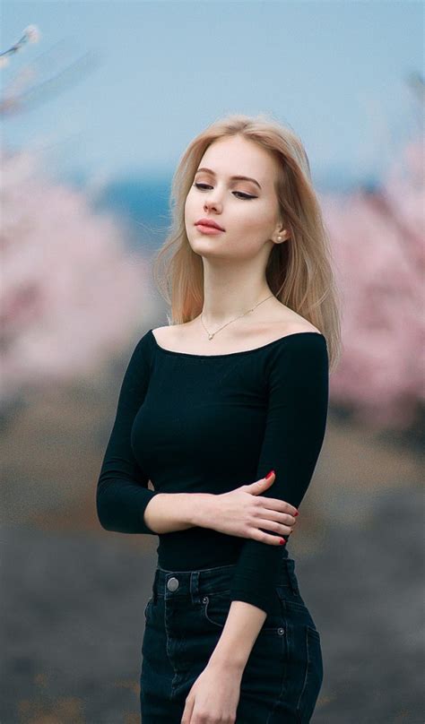 Download Wallpaper Big Breasts Flowering Trees Cute Girl Cute Blonde