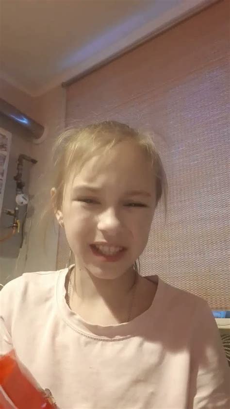 1 часть обзор на конфету хот дог с жидкой карамелью Youtube