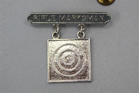Usmc Rifle Marksman Qualification Badge Flu3578 Time Traveler Militaria
