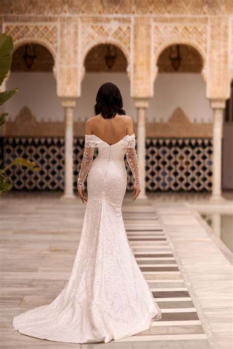 Low Back Wedding Dress Nimpha Wona