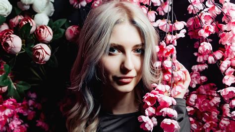 Ночной клуб ИЗИ Страстная вечеринка в честь 8 марта Предельно сладкие девочки и танцы Vlog