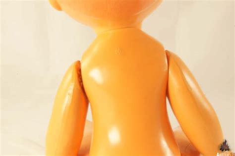 Кукла целлулоид из СССР Выпуск 60 70гг Состояние резинки потянуты есть повреждение возле