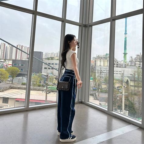 흔하지않은디자인🤍사장소장강추 라인 페인팅 진청 와이드데님팬츠