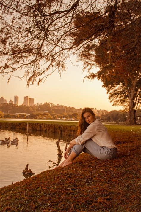 Fotos Na Natureza Pose Para Fotos Ao Ar Livre Pose Na Natureza Fotos Femininas No Parque