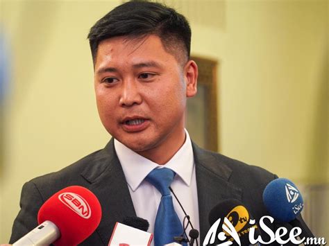 УИХ ын гишүүн Ш Бямбасүрэн Ерөнхий сайд Л Оюун Эрдэнийг огцруулах шаардлагад гарын үсэг зурахаа