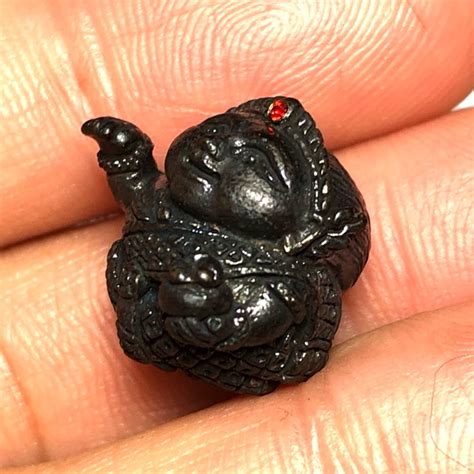 นางกวักมหาลาภ เนื้อสัมฤทธิ์รมดำ หลวงปู่รอด วัดโคกกรม ปี 2561 พระเครื่อง แสนดี Sendy Amulet