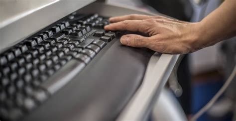 How To Connect Logitech Wireless Keyboard K350 2022 Detailed Guide Keyboard Cutter