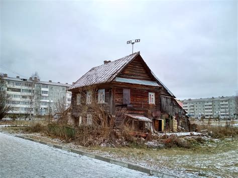 Очередная победа варварства: в Старице сожгли древнейший деревянный дом ...