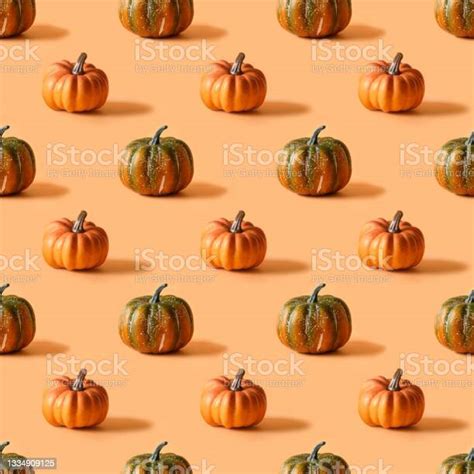추수 감사절 또는 오렌지 배경에 할로윈 호박의 원활한 패턴 배경 주제에 대한 스톡 사진 및 기타 이미지 배경 주제 오렌지색