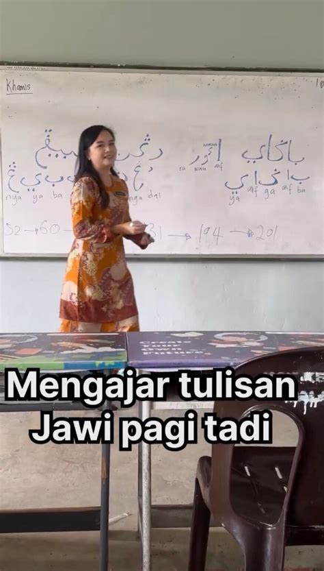 Msians In Awe Of Non Muslim Teacher Who Teaches Jawi In School And Writes Jawi Script Beautifully