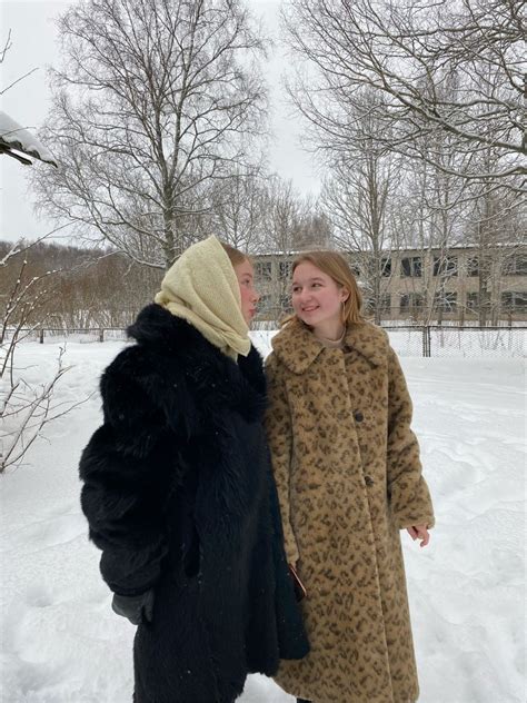 Две девушки зимой стоят в шубах russian winter European Aesthetic Aesthetic Indie Winter