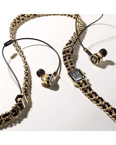 W Korea 광고 샤넬 프리미에르 사운드와 릴리 로즈 뎁 Lilyrose Depp 이 함께한 캠페인을 소개합니다 프리미에르 사운드는 8각형 케이스 샤넬 백의