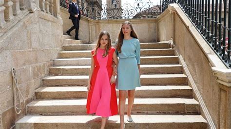 Simak Gaya Penuh Warna Putri Leonor Dan Infanta Sofia Saat Hadiri Acara Di Katedral Santiago De