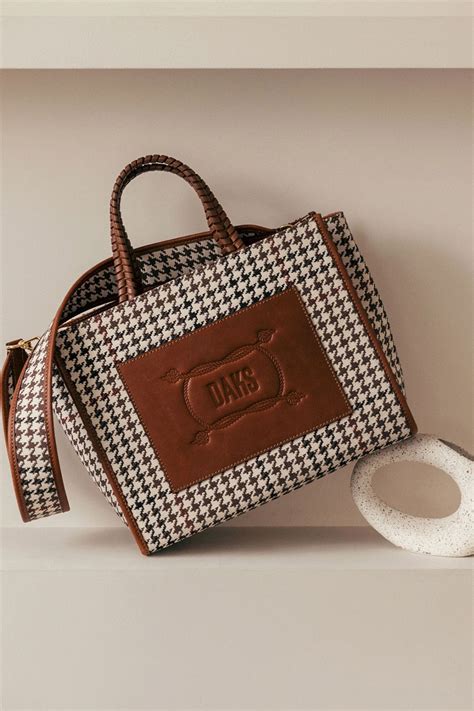하운드투스 브라운 가죽배색 하운드투스체크 자카드 토트백 Dcba4e663w2 감도 깊은 취향 셀렉트샵 29cm