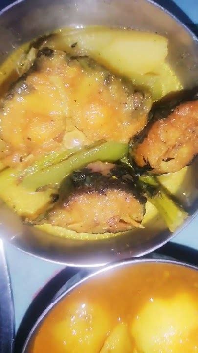 আজকের মেনু🍛সাদাভাতলেবু লঙ্কাপেঁয়াজঝিঙে ভাজা রুইমাছ জিয়লমাছ