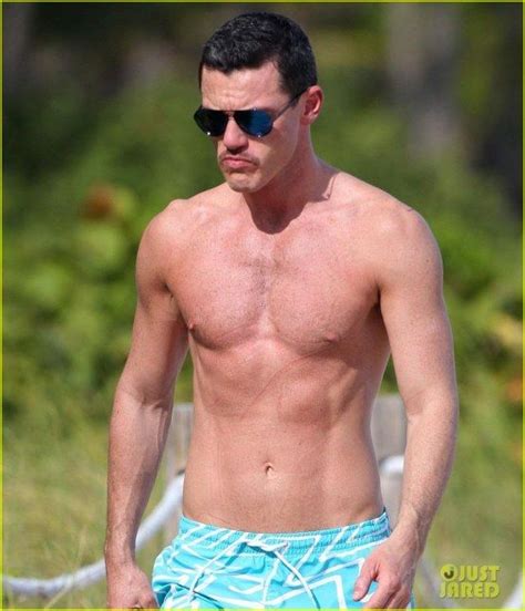 Pin By Taylor Flynn On Beautiful Men Luke Evans Luke Evans Body Luke