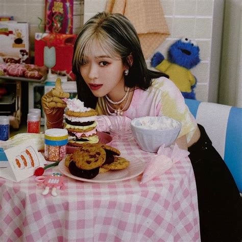 Pin By Bernice On Itzy Itzy Kpop Grunge Girl Aesthetic