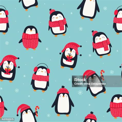 파란색 배경에 귀여운 펭귄과 눈송이가 있는 매끄러운 패턴 빨간 크리스마스 모자 스웨터 스카프에 재미 있는 펭귄 크리스마스와 새해 장식 패턴입니다 섬유 포장지 펭귄에 대한