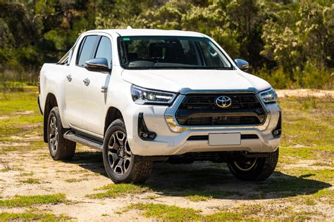Toyota Hilux 2023 Lộ Giá Bán Tại Việt Nam Khởi điểm Từ 852 Triệu