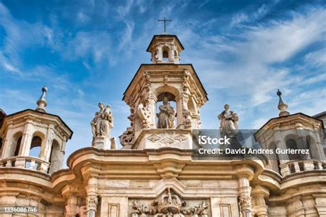 스페인 발라돌리드에 있는 세인트 존 라테란의 최고 정면 양식 조각상 0명에 대한 스톡 사진 및 기타 이미지 0명 17세기 건물 외관 Istock