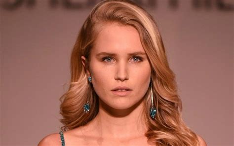 Christie Brinkleys Daughter Sailor Brinkley Cook Shows Off Amazing Figure In Tiny Black Bikini