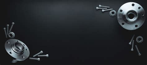 자동차 구조 새로운 금속 자동차 부품세트 검은 색 배너 배경에 고립 된 자동차 모터 정비사 예비 또는 자동차 조각 텍스트 공간이 있는 자동차 엔진 서비스 자동차 수리 공장에