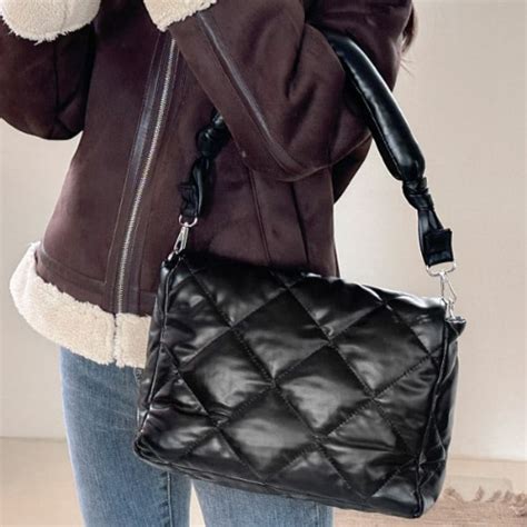 탈리타 스퀘어 사각 빅 스티치 볼륨 퀼팅 핸드백직장인 클래식 정장 캐주얼 출근룩 간편 데일리 가방 숄더 크로스백 스트랩 2개 손가방