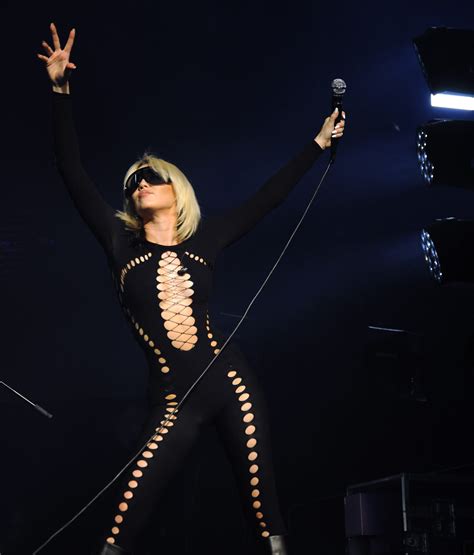 Attention Miley Cyrus Has A Special Announcement Into