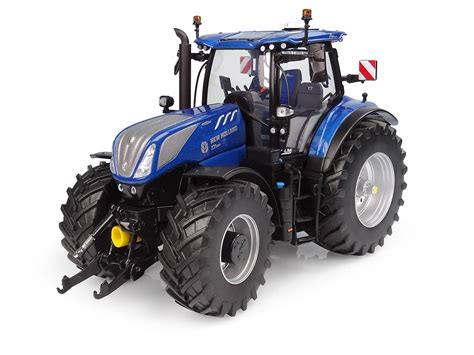 Universal Hobbies 132 Scale New Holland T7300 Blue Power Auto