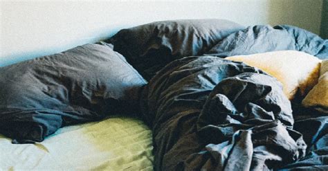 Woman Got Conned Into Bed By Man Who Lied About His Marriage Want Tell His Wife A Woman Found