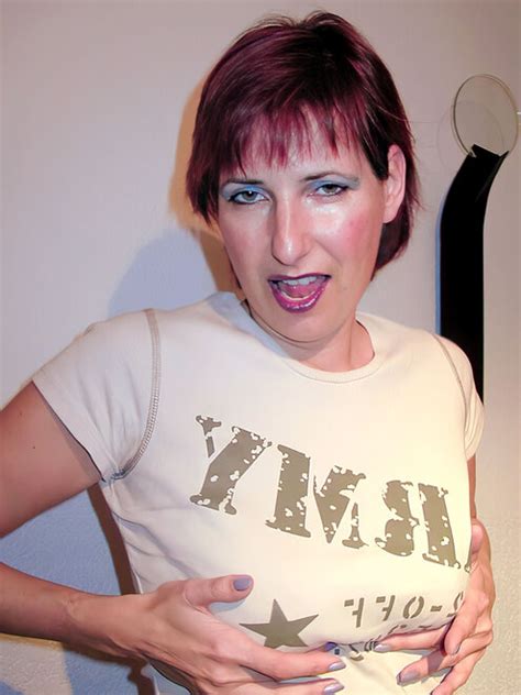 Amateur Porn Actress Milf Gabrielle Hannah Sucks A Cock And Gets A