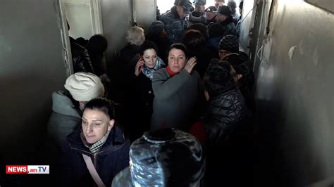 Երեխուս ո՞ւր տանեմ որ ես պոստ գնամ լարված վիճակ ՊՆ նախկին շենքի մոտ Youtube