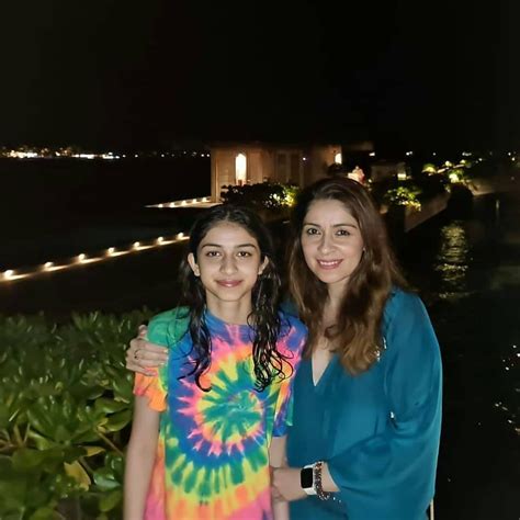 Rysa Panday Age How Old Is Ananya Pandays Sister Rysa Panday Age How