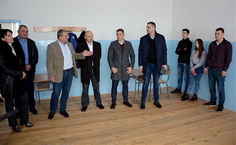 Представници Канцеларије за КиМ и Палилуле у посети ђацима метохијским енклавама Канцеларија