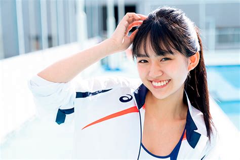 魅惑の18歳・豊田ルナが水着姿で「ヤンマガ」表紙に 巻頭グラビアに登場 Encount